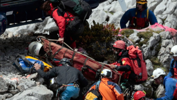 Man saved from Germany’s deepest cave after 12 days – Channel 4 News