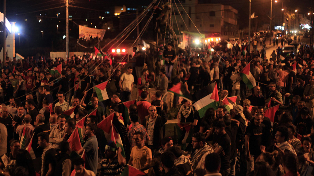 Gaza unrest: two Palestinians killed in West Bank protest – Channel 4 News