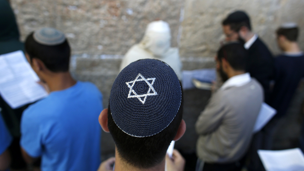 On the streets with Israeli mourners in Jerusalem – Channel 4 News