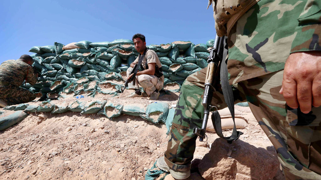 Islamic State group and Iraqi army clash near Baghdad – Channel 4 News