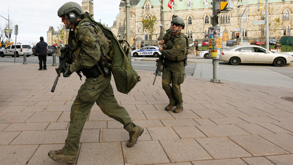 Ottawa shooting: gunman killed after shooting soldier dead – Channel 4 News