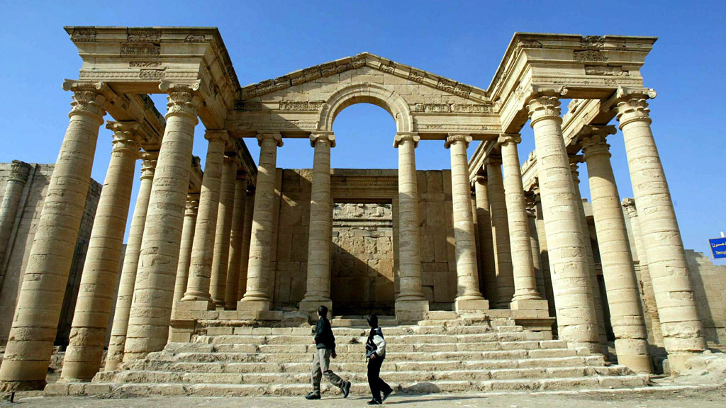 Islamic State ‘destroys world heritage site of Hatra’ – Channel 4 News