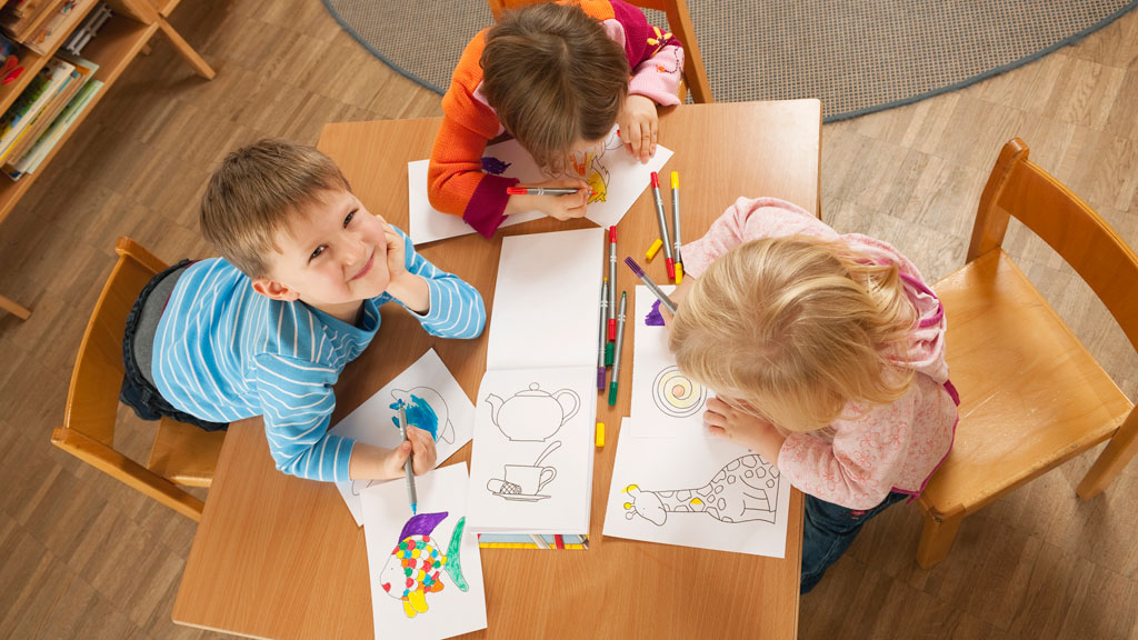 Ukip: Pupils ‘brainwashed’ by EU colouring-in books – Channel 4 News