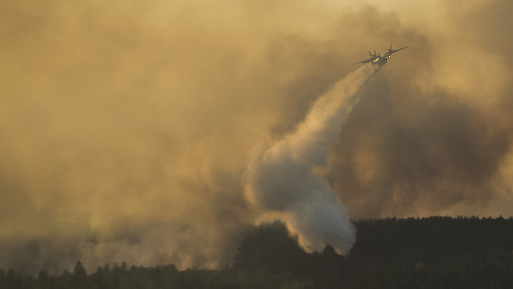 Chernobyl forest fire ‘under control’ – Ukraine PM – Channel 4 News