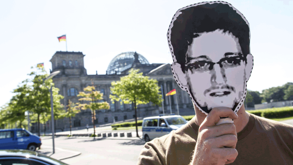 Snowden leaks: undermining security or defending privacy? – Channel 4 News