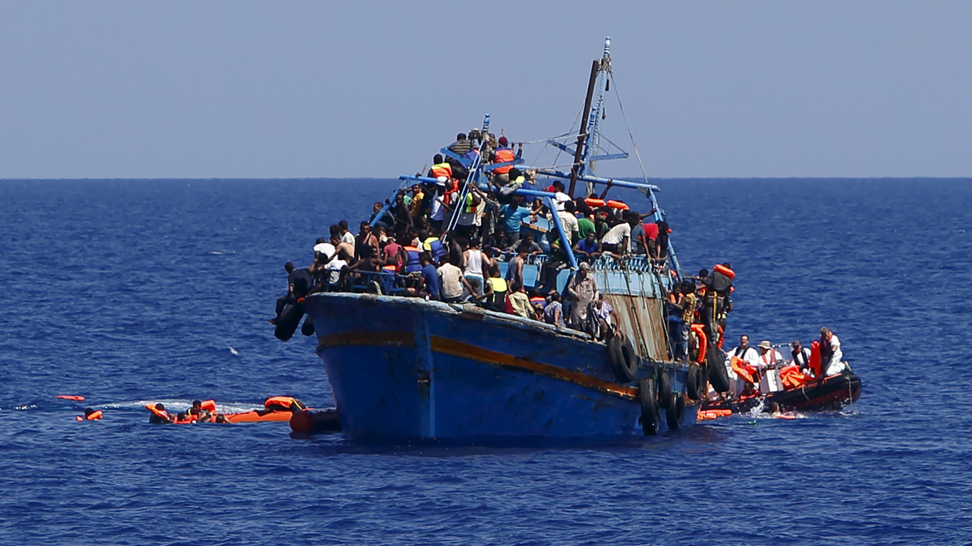 Migrant crisis: 40 die after ‘suffocation’ on a boat – Channel 4 News