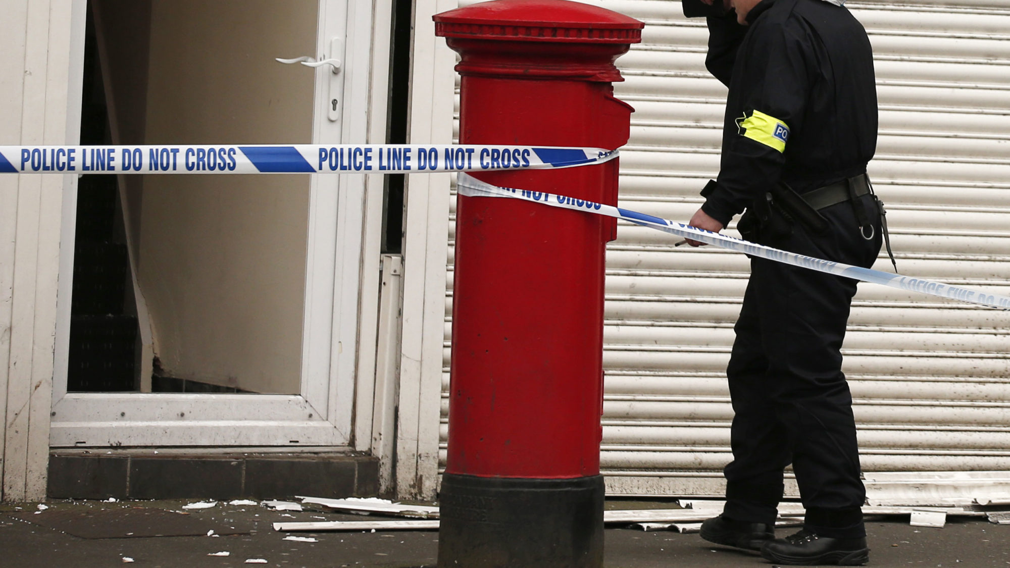 Four arrested in connection with counter-terror operation – Channel 4 News