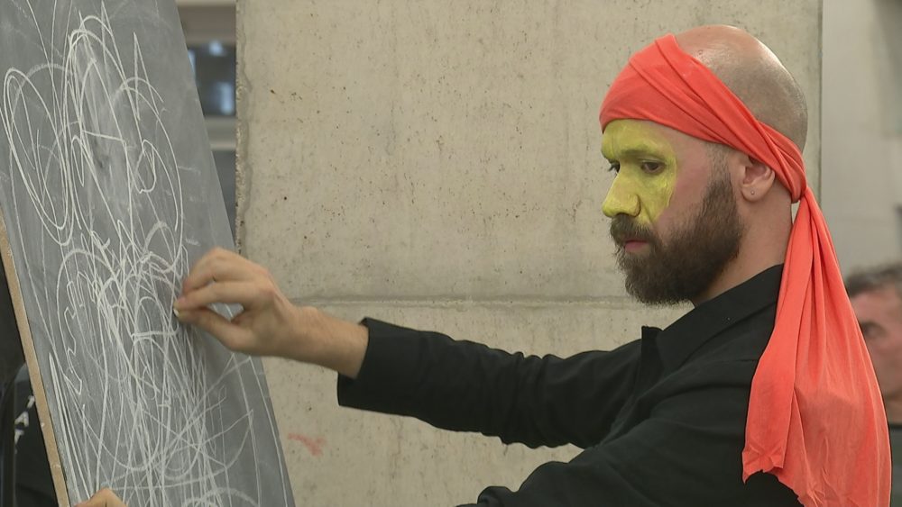 Is art education struggling in the school curriculum? – Channel 4 News