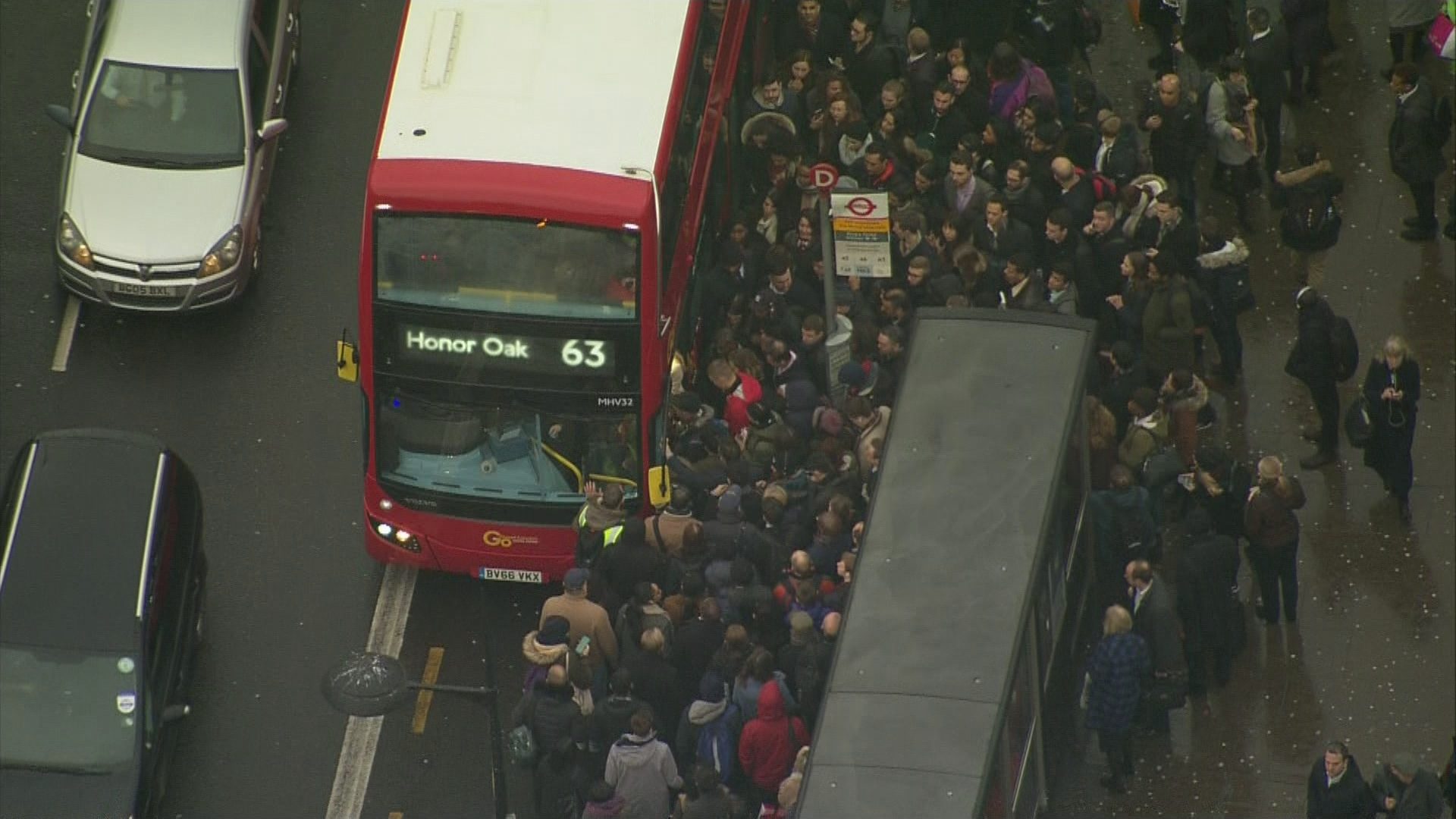 Tube workers’ strike causes gridlock – Channel 4 News