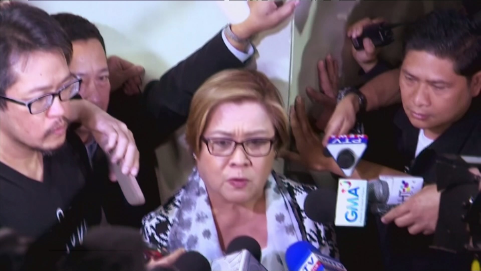Philippines opposition leader arrested – Channel 4 News