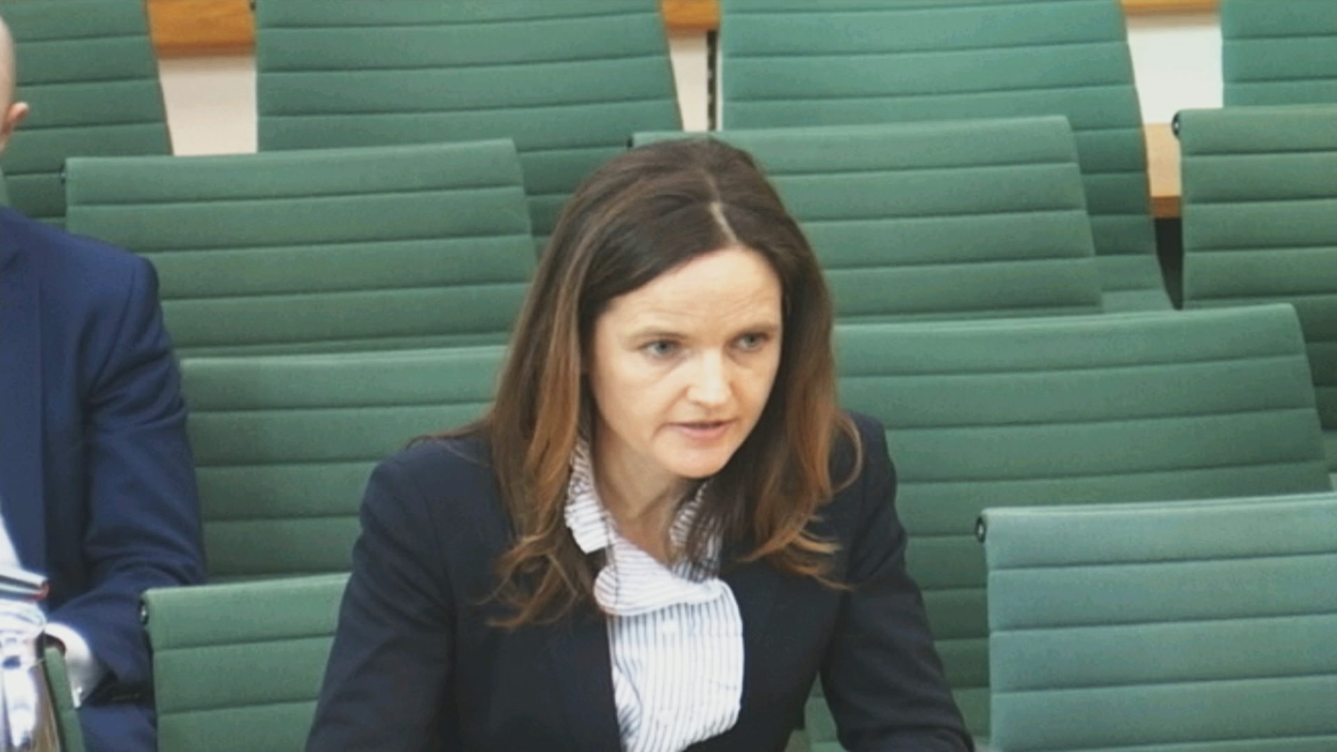 Hogg resigns from BoE – Channel 4 News