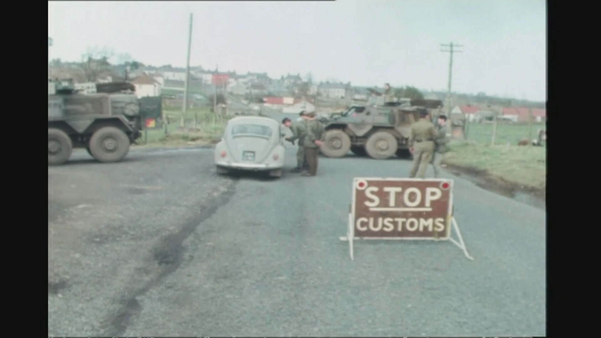 Proposals for post-Brexit Irish border unveiled – Channel 4 News
