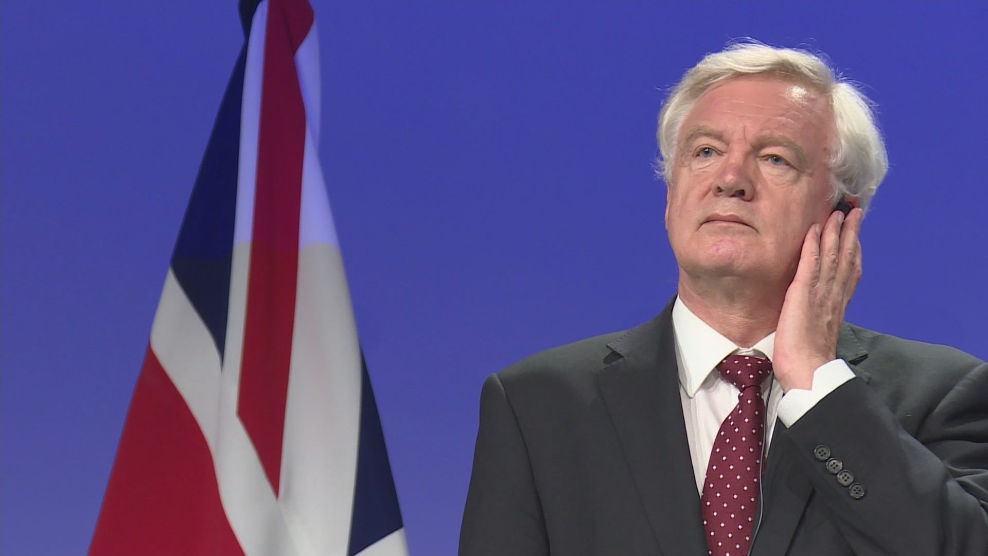 David Davis at odds with EU chief Brexit negotiator – Channel 4 News