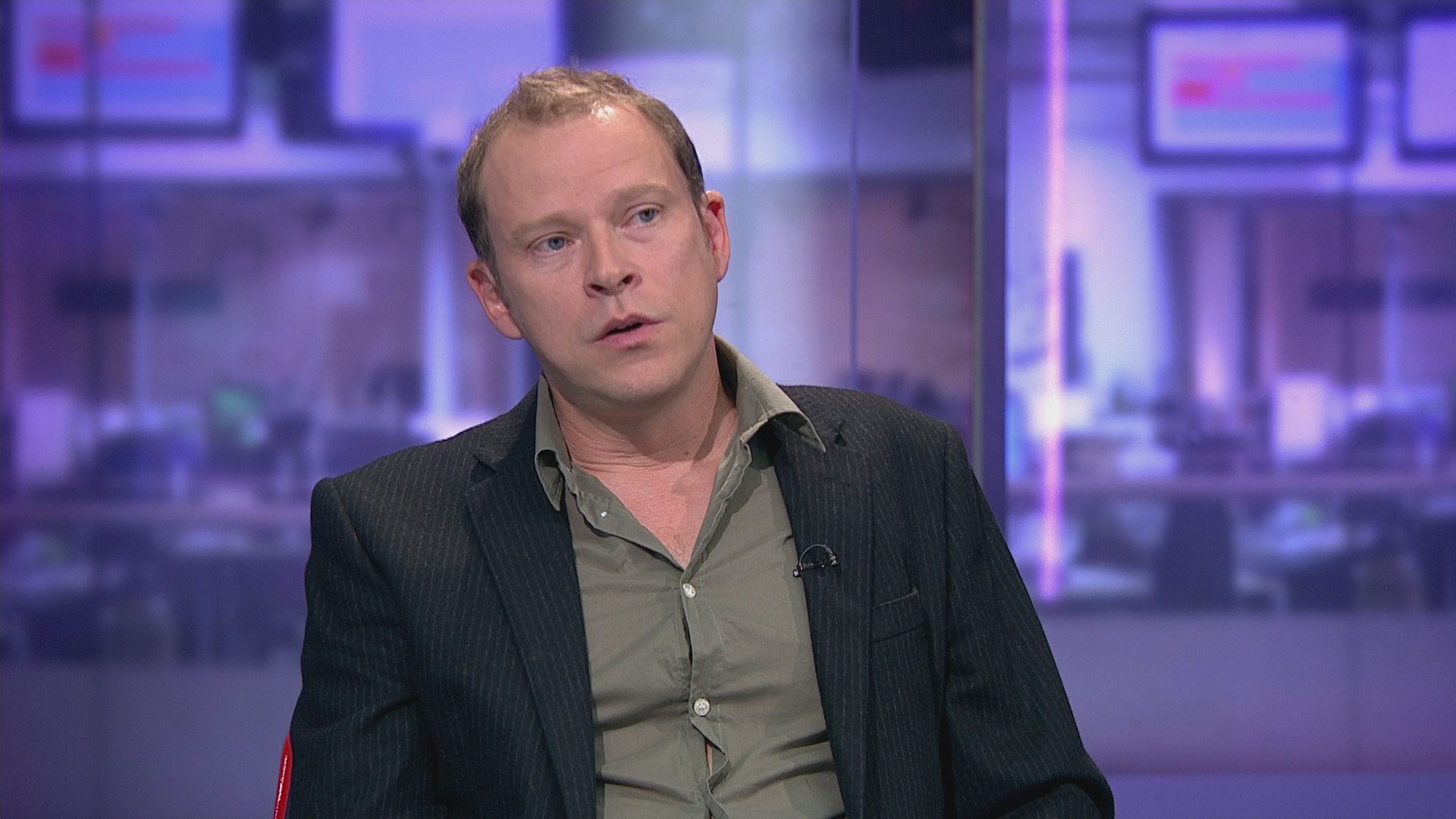 Robert Webb on his memoir ‘How Not To Be A Boy’ – Channel 4 News