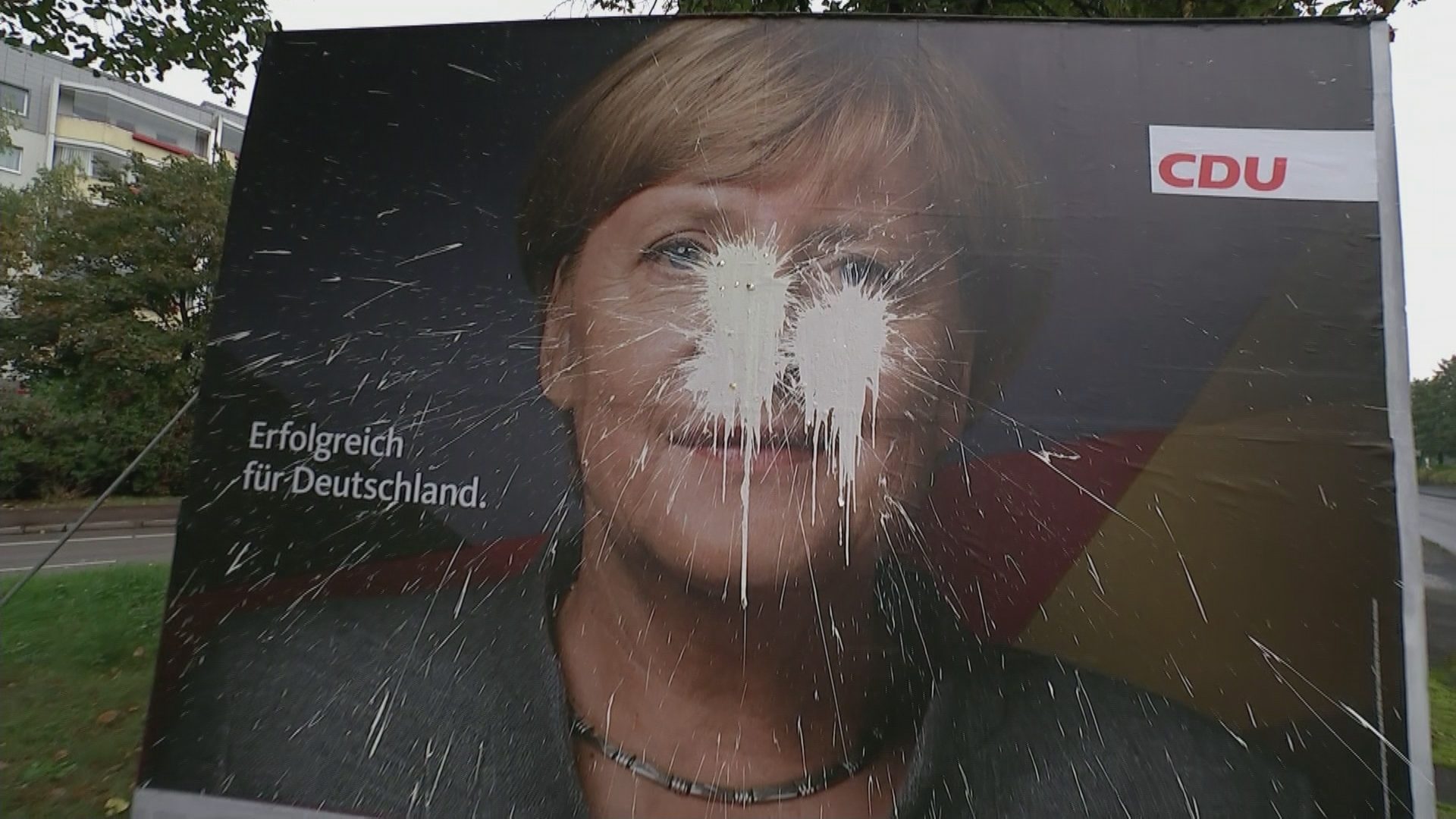 Merkel wins fourth term as AfD gains seats for first time – Channel 4 News