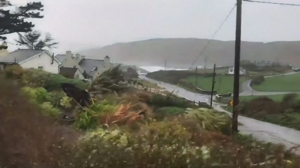 Three die as Storm Ophelia hits Ireland – Channel 4 News
