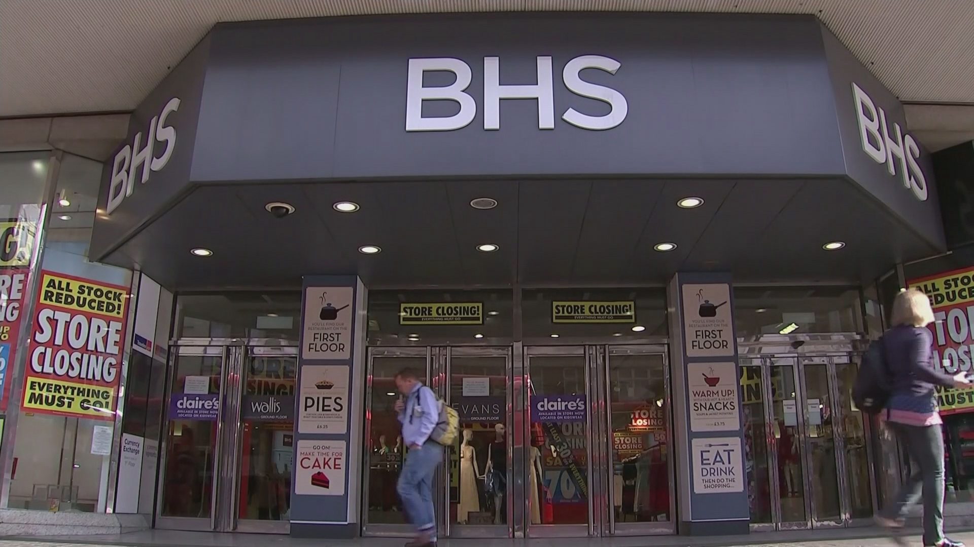Former BHS owner Dominic Chappell appears in court – Channel 4 News