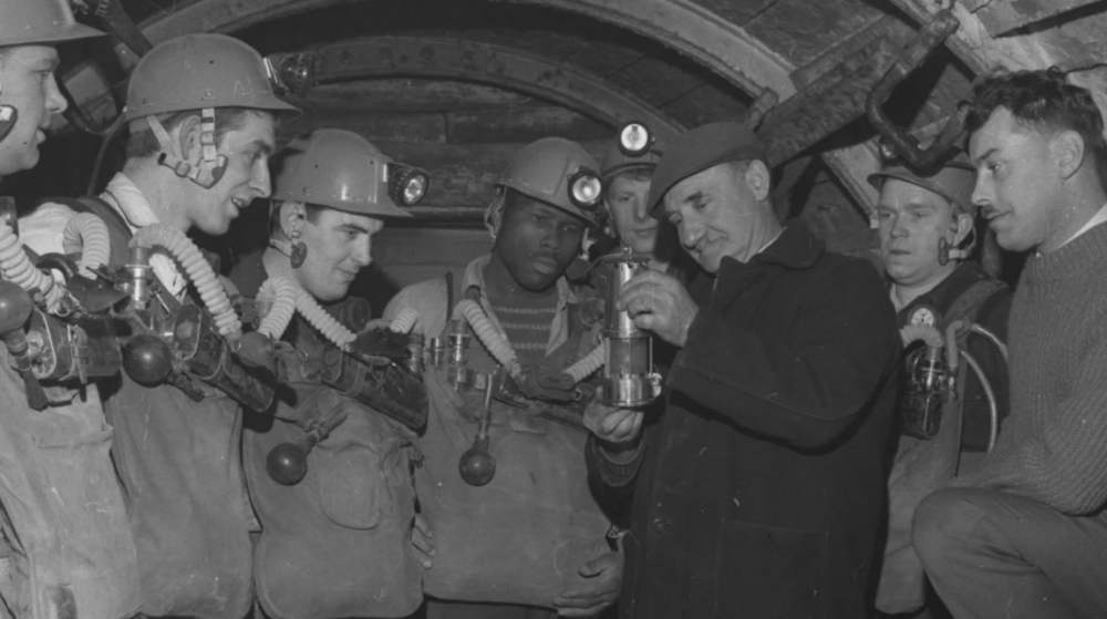 Windrush miners hold reunion – Channel 4 News