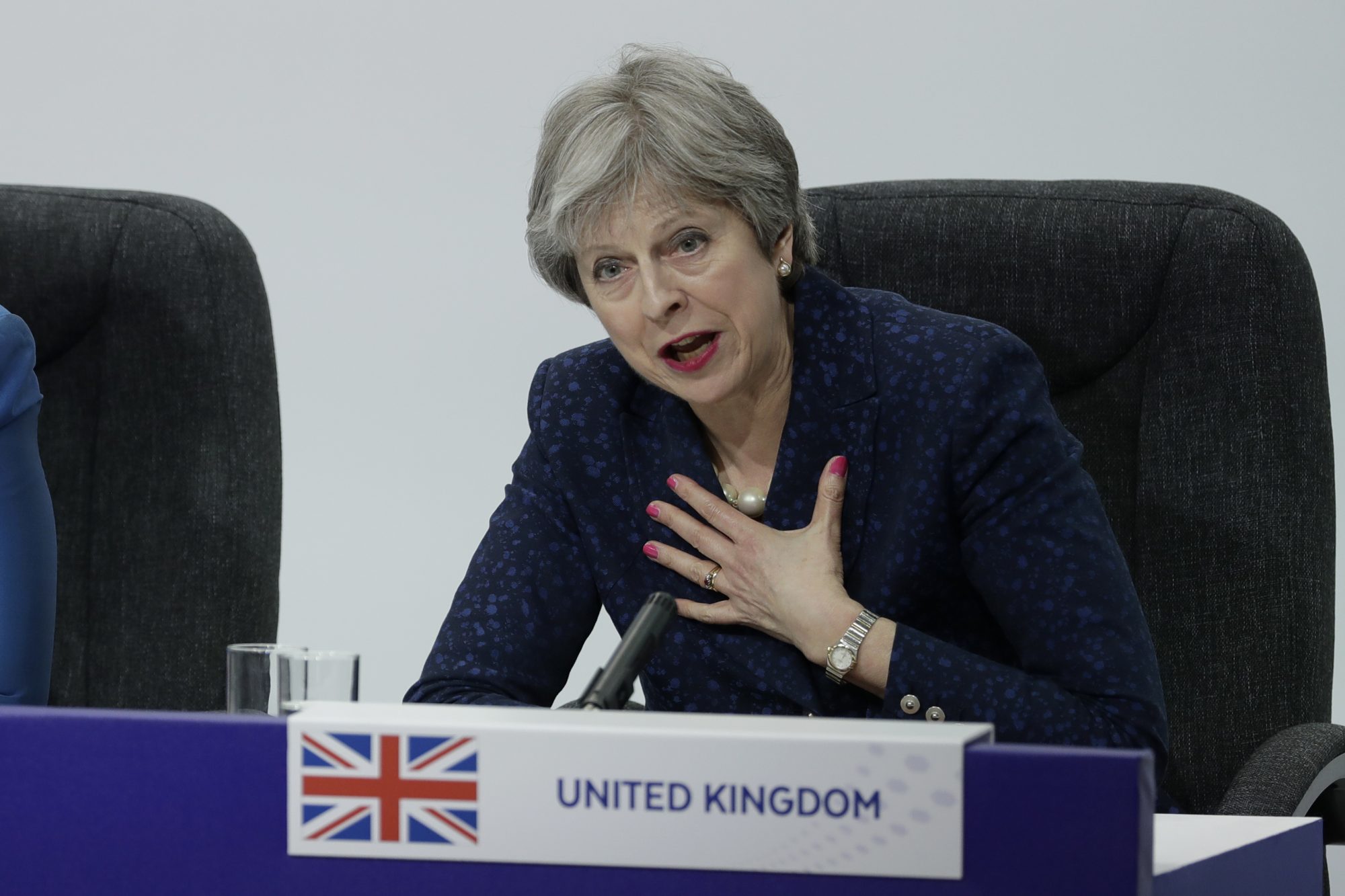 Tory Brexit truce falters – Gary Gibbon – Channel 4 News