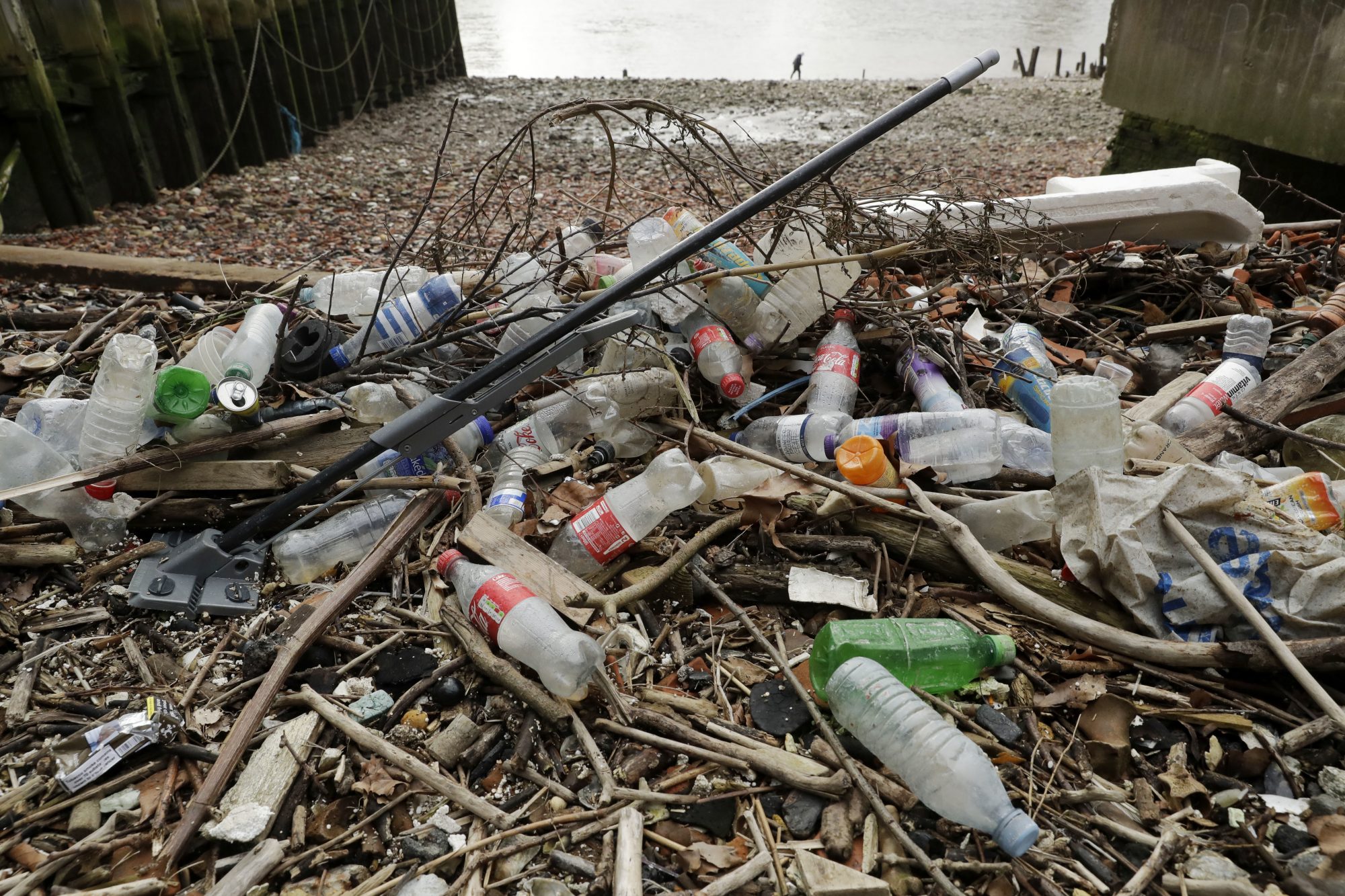 Plans to tackle plastic pollution unveiled on World Oceans Day ...