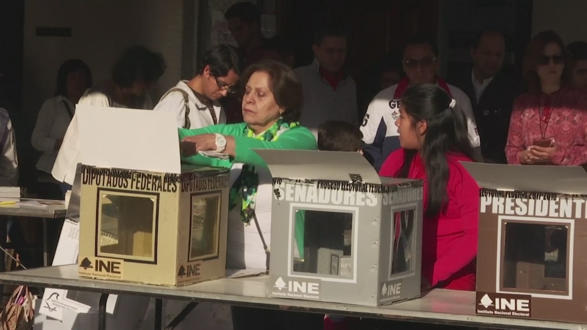 Polls open in Mexico’s election – Channel 4 News