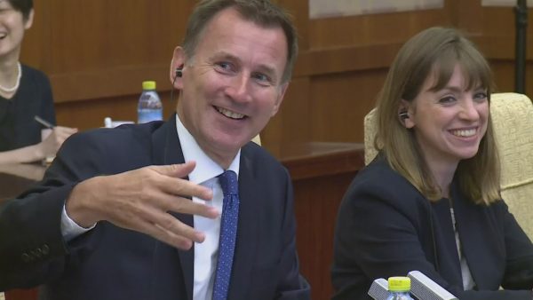 Jeremy Hunt forgets nationality of his own wife – Channel 4 News