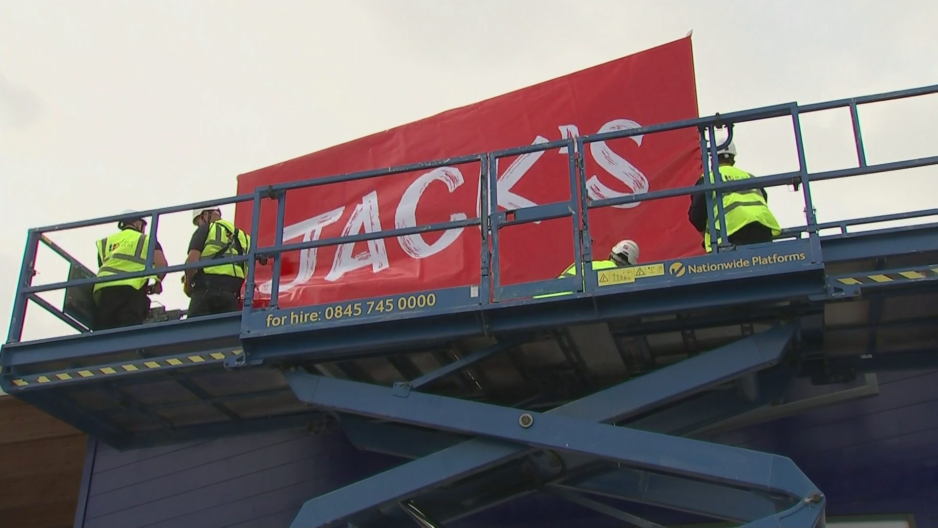 Tesco unveils Jack’s to compete with Lidl and Aldi – Channel 4 News