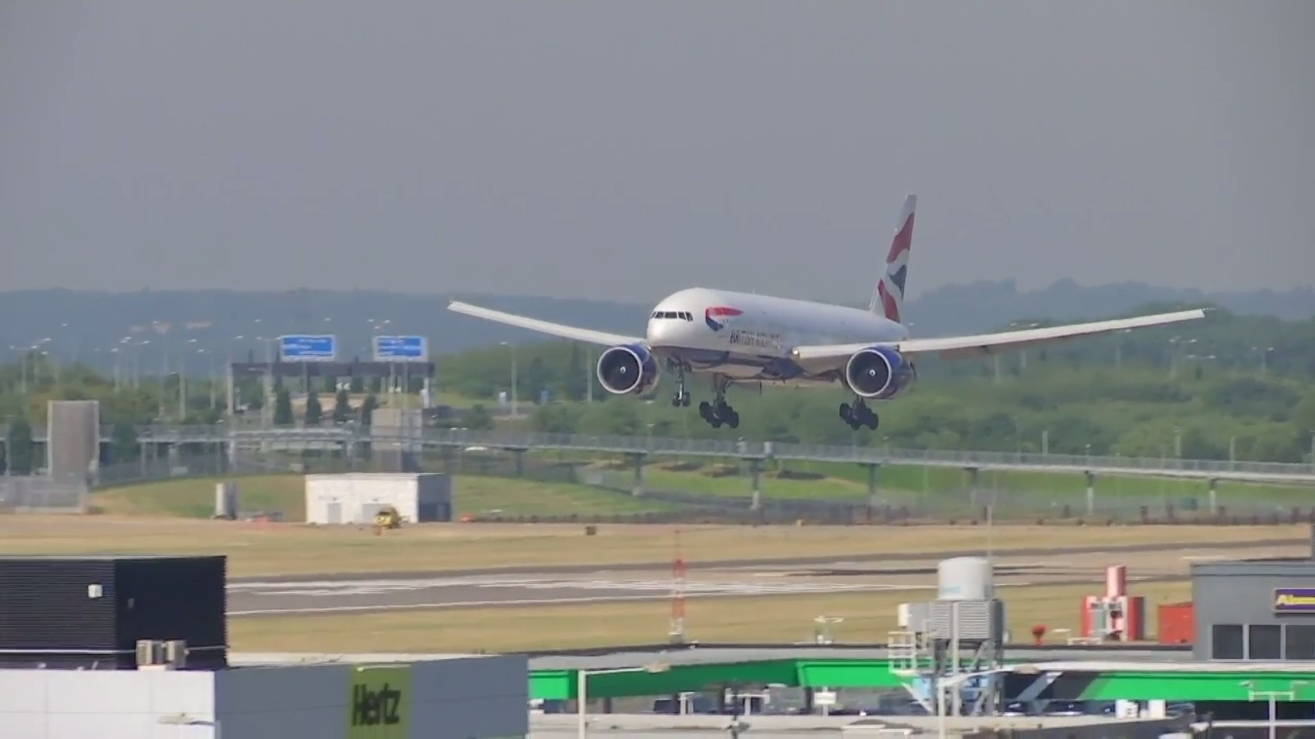 Heathrow launches public consultation on third runway plan – Channel 4 News