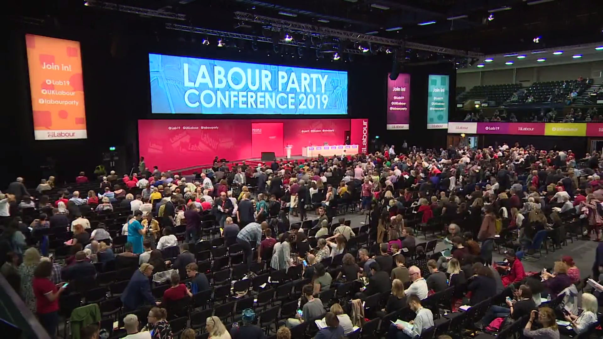 Labour conference backs Corbyn in crunch vote on Brexit policy ...