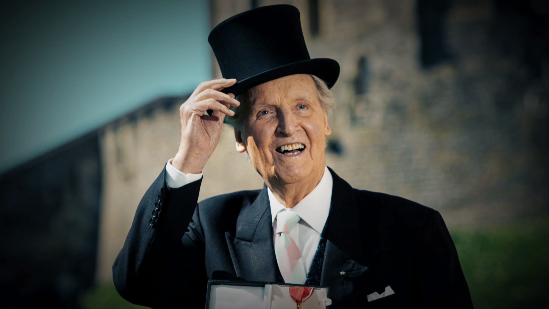 Broadcaster Nicholas Parsons dies at 96 – Channel 4 News