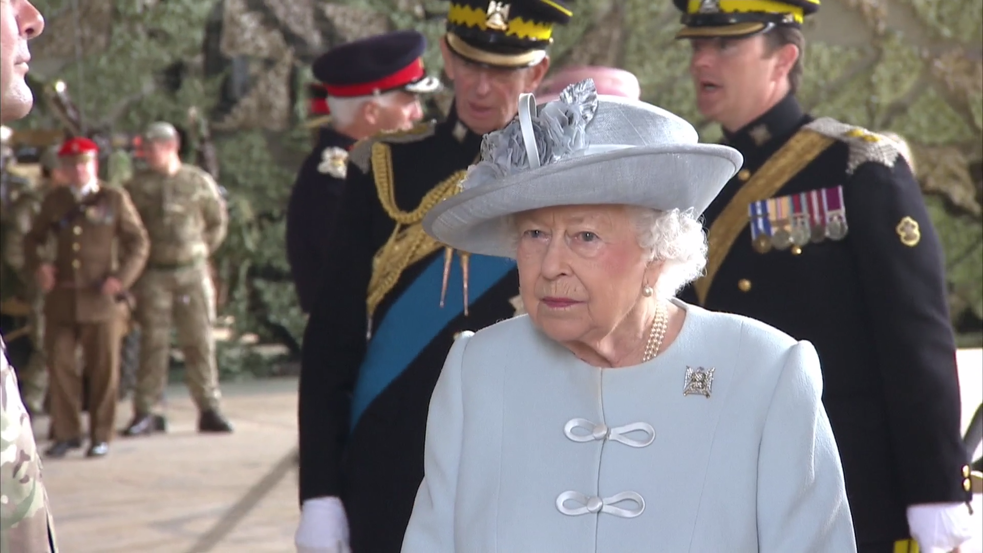 Meghan & Harry: Queen agrees ‘period of transition’ after crisis ...