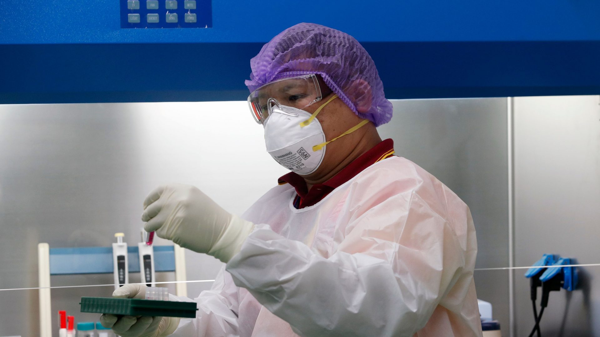 FactCheck: new moves towards effective coronavirus treatment – Channel ...