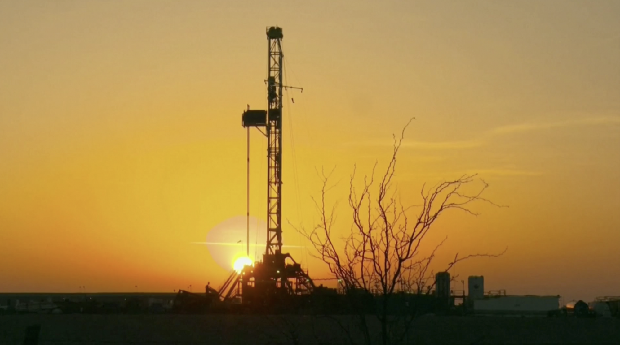 Oil prices fall to levels not seen in two decades – Channel 4 News