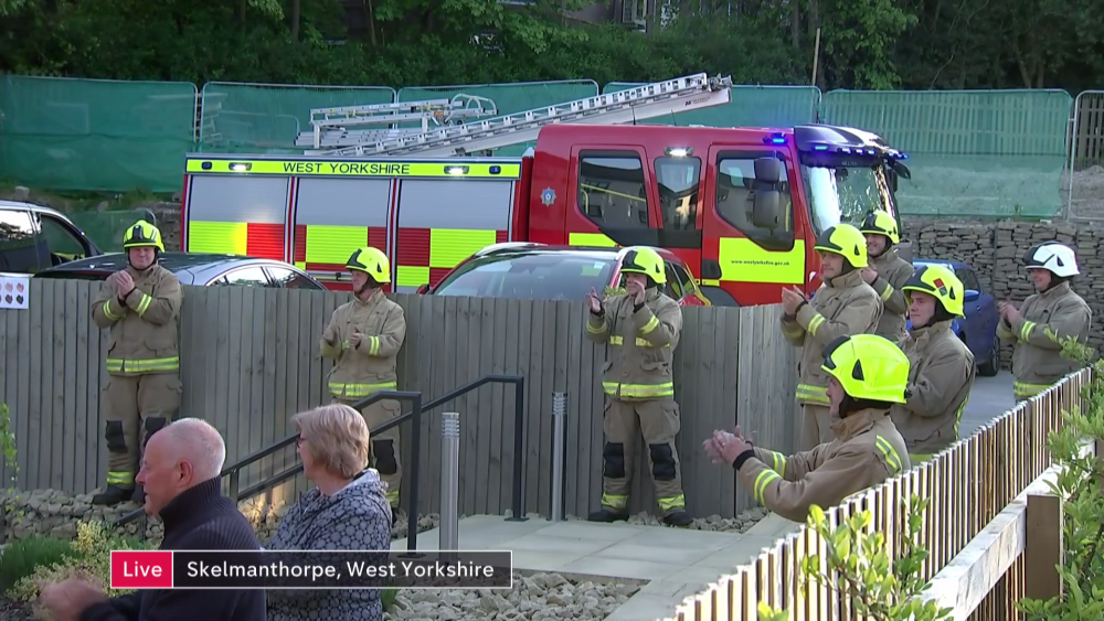 UK public pays tribute to key workers for eighth week in a row ...