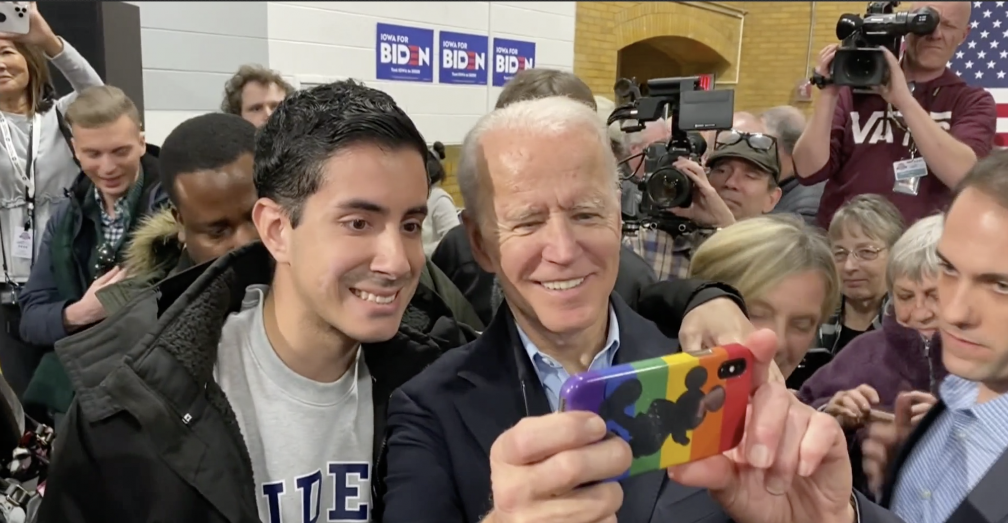 Joe Biden faces 2020 election running mate choice – Channel 4 News