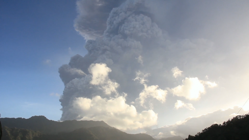 St Vincent volcano eruptions – Channel 4 News