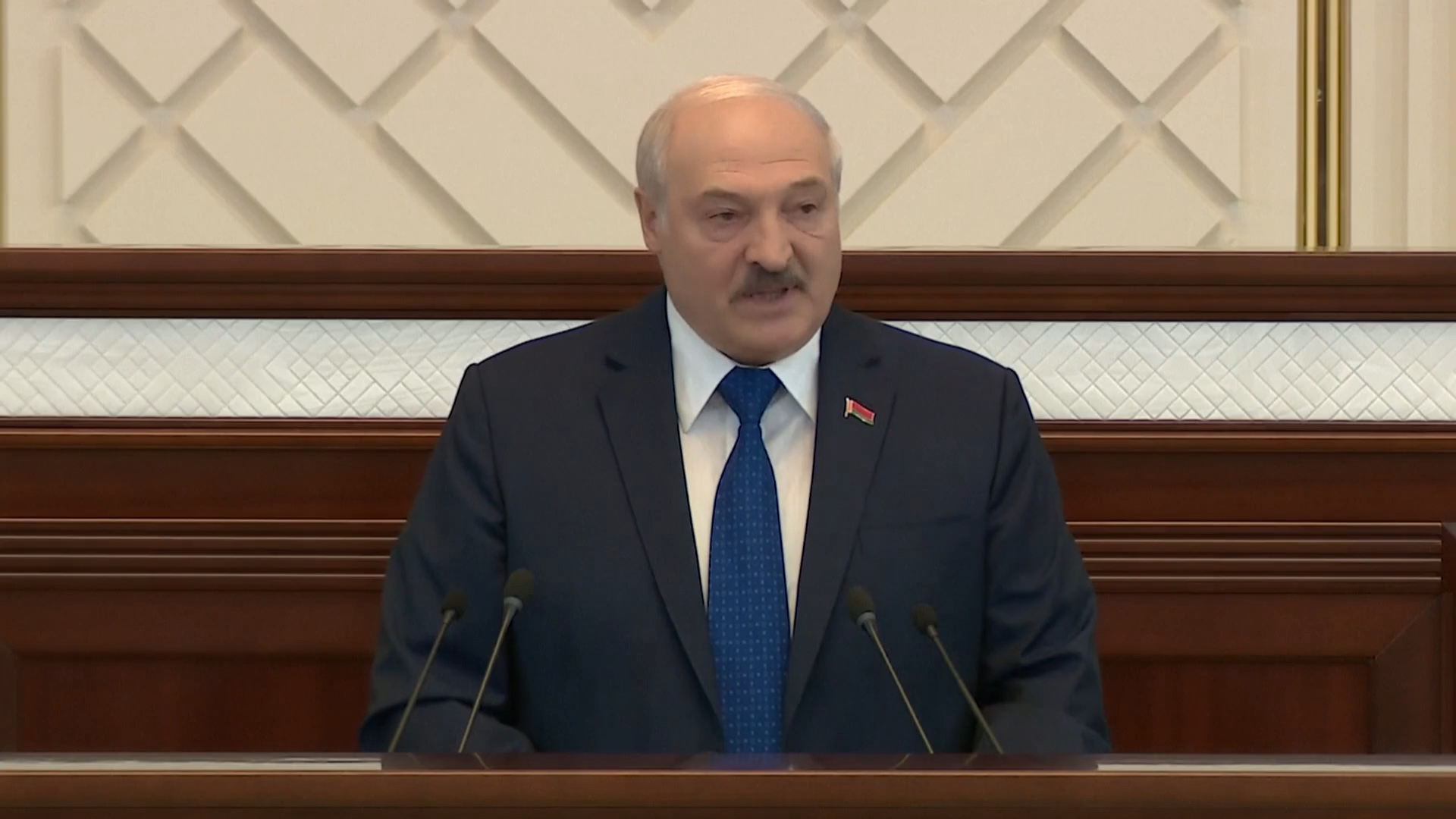 Belarus dictator says plane diverted due to bomb threat – Channel 4 News