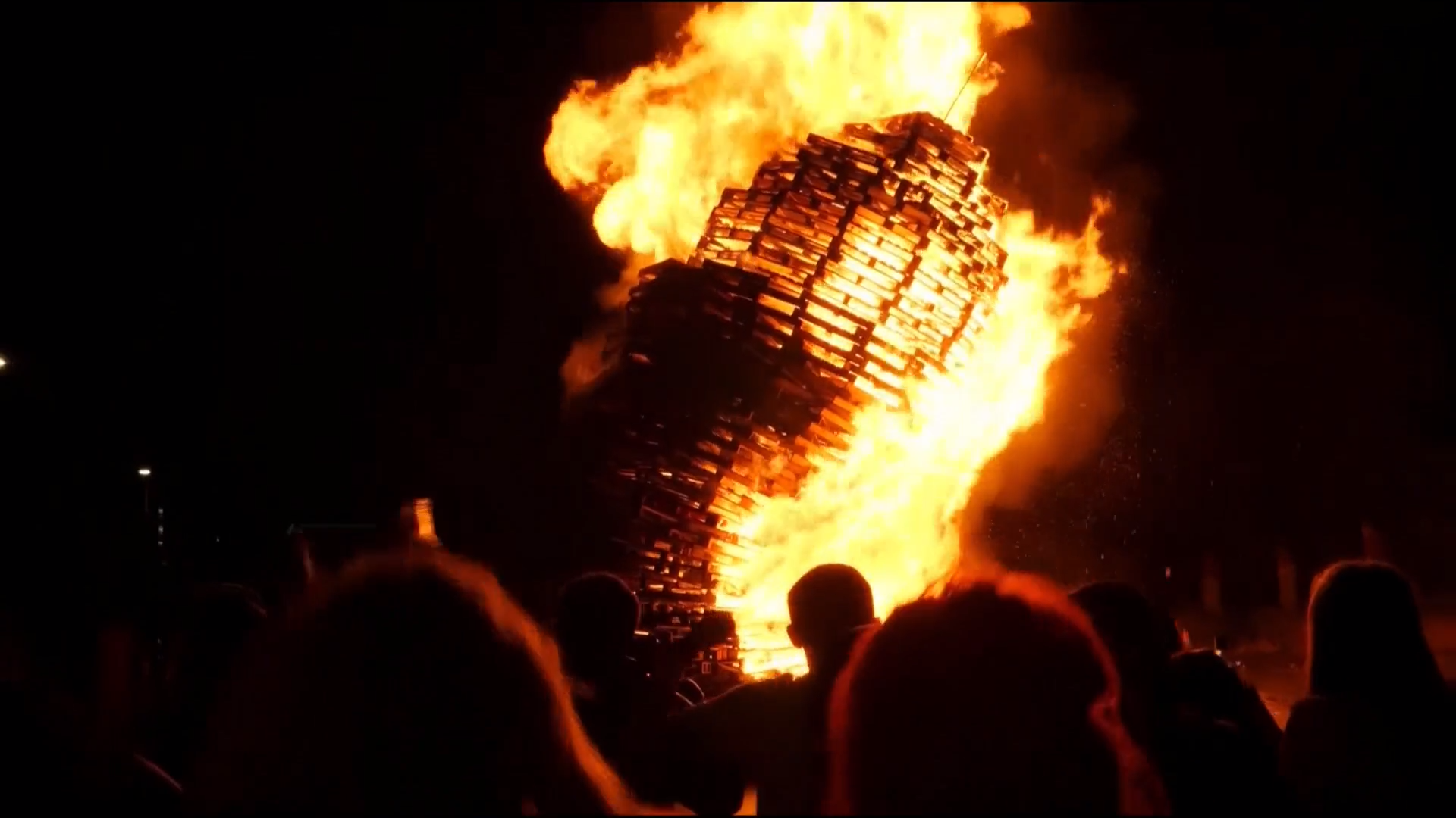 Calls for calm heeded as loyalist bonfires are lit in Northern Ireland ...