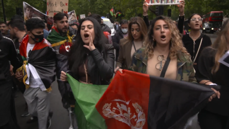 Thousands rally in central London in solidarity with Afghan people ...