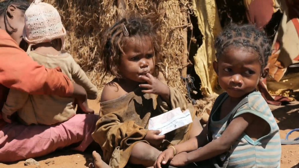 Madagascar on verge of ‘first climate-induced famine’ – Channel 4 News