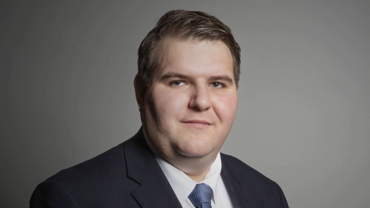 Jamie Wallis becomes first MP to announce he is transgender – Channel 4 ...