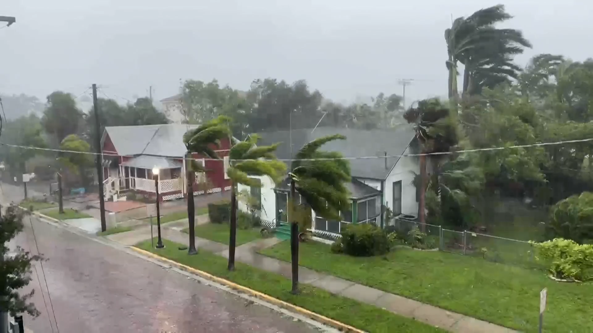 Florida Hurricane: Rescue workers search for missing – Channel 4 News