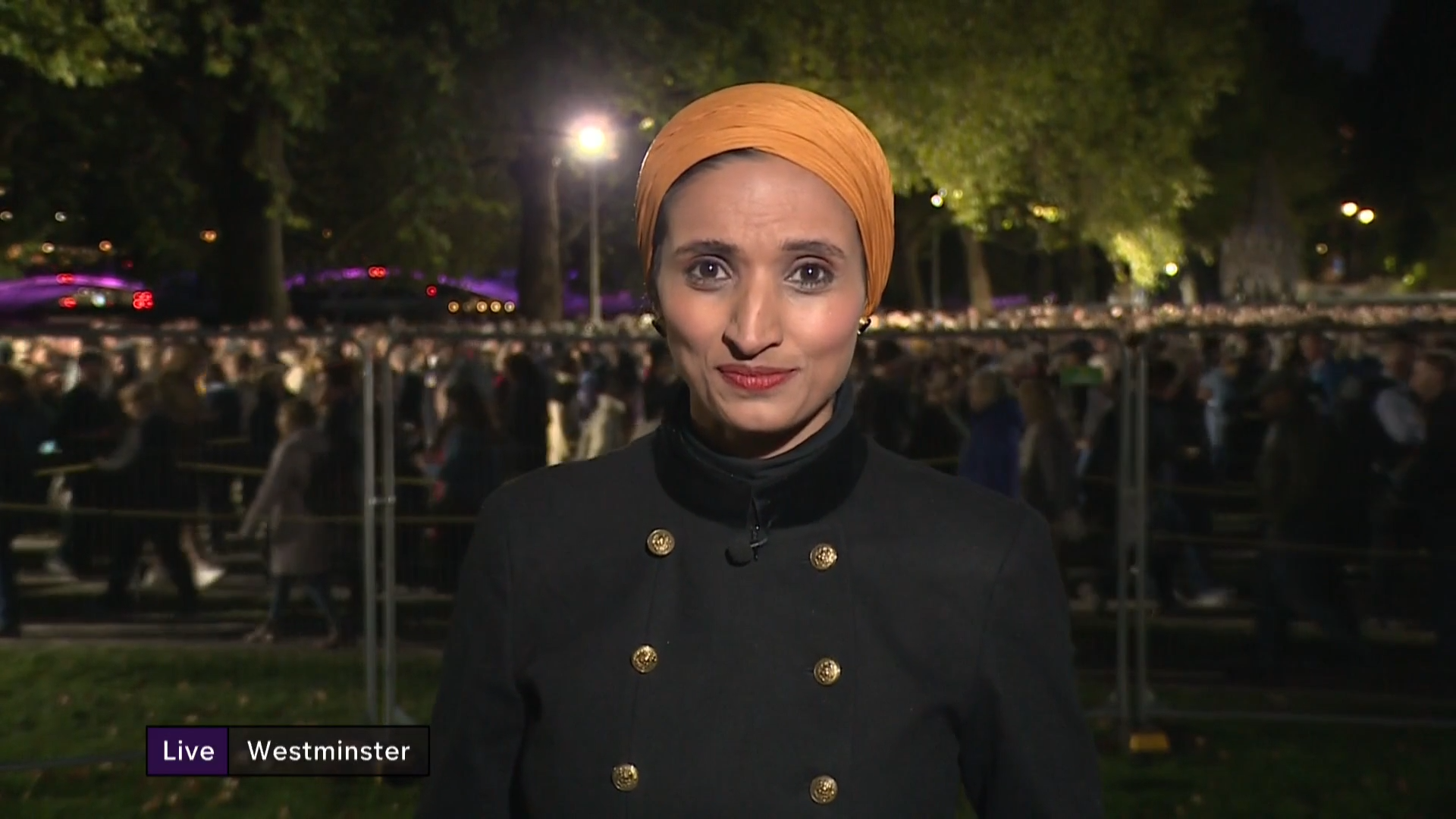 King and his siblings stand vigil around Queen’s coffin – Channel 4 News