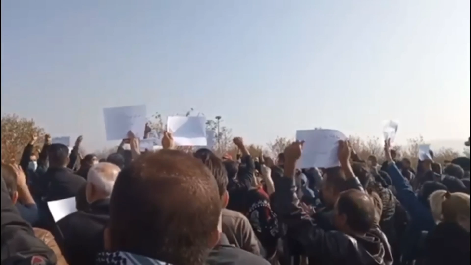 Mahsa Amini: Protesters take to Iran’s streets 40 days after her death ...