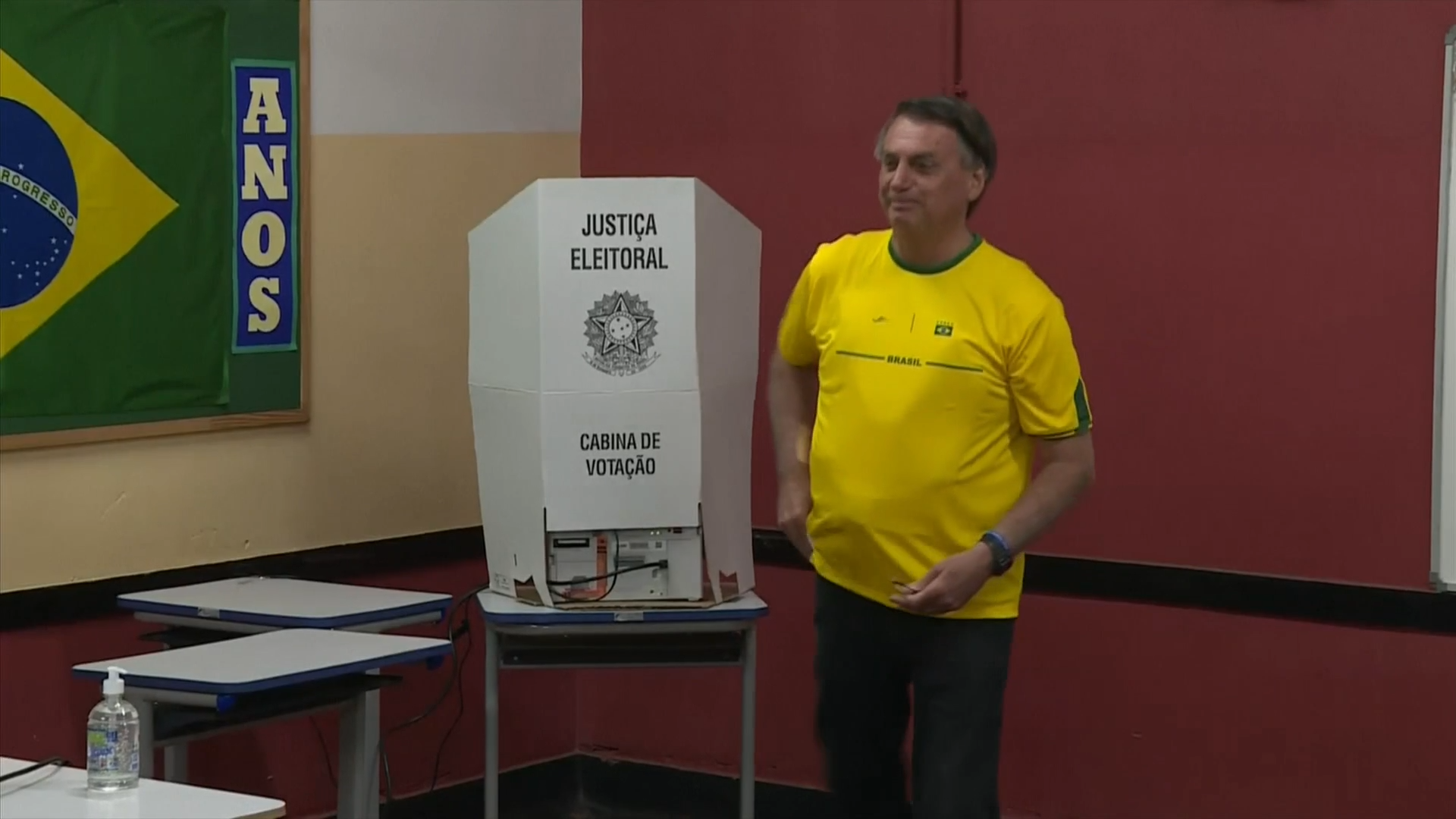 Brazil election: Future of Amazon at stake as voting begins – Channel 4 ...