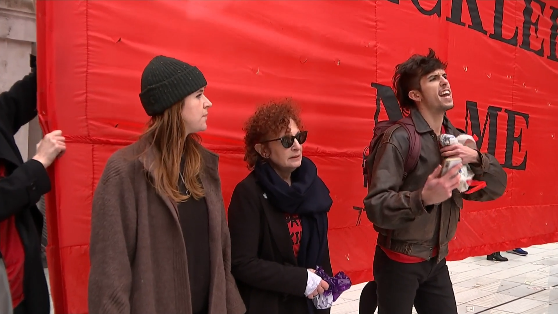 Nan Goldin: The woman who took on Big Pharma and won – Channel 4 News