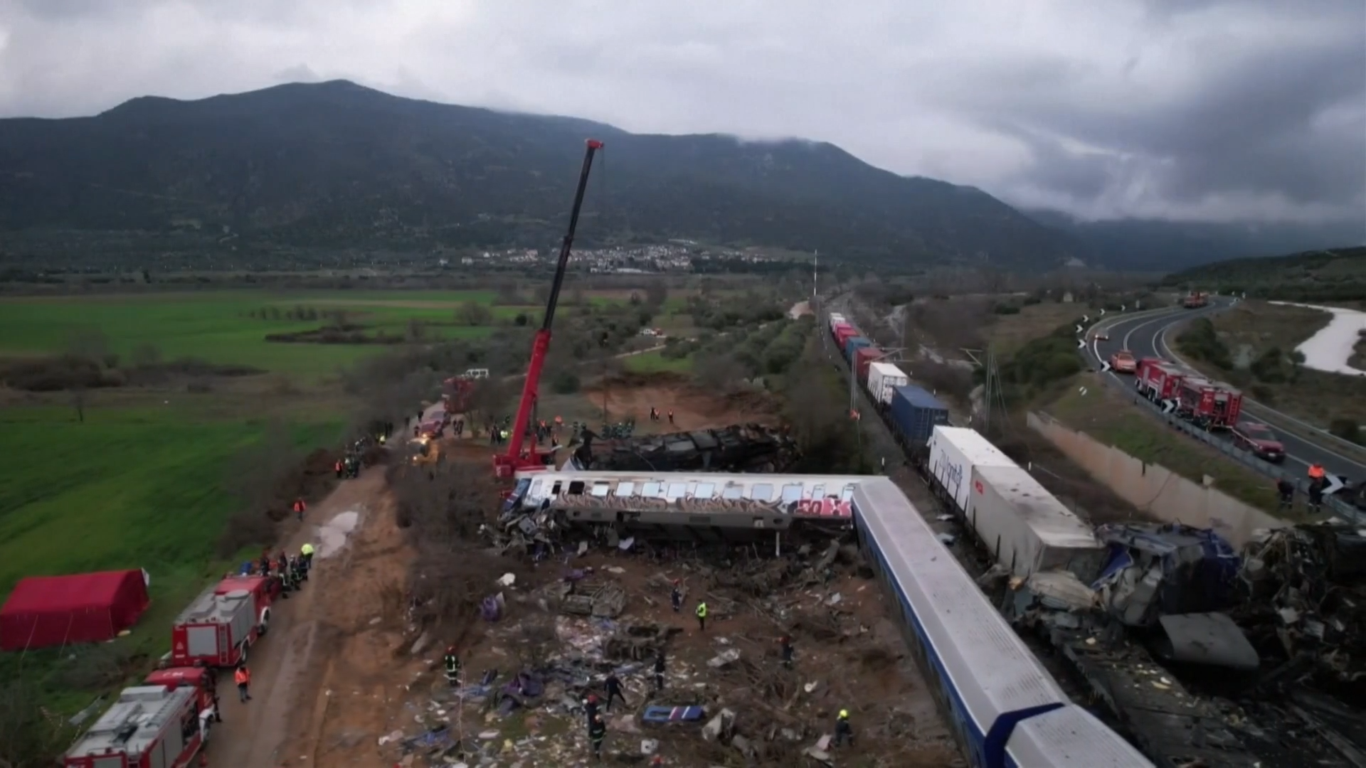 Greece train crash: At least 36 killed in head-on collision – Channel 4 News