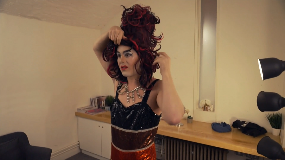 Drag Queen Story Hour: why does it make some people angry? – Channel 4 News