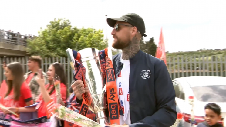 Luton Town celebrate historic rise to Premier League – Channel 4 News