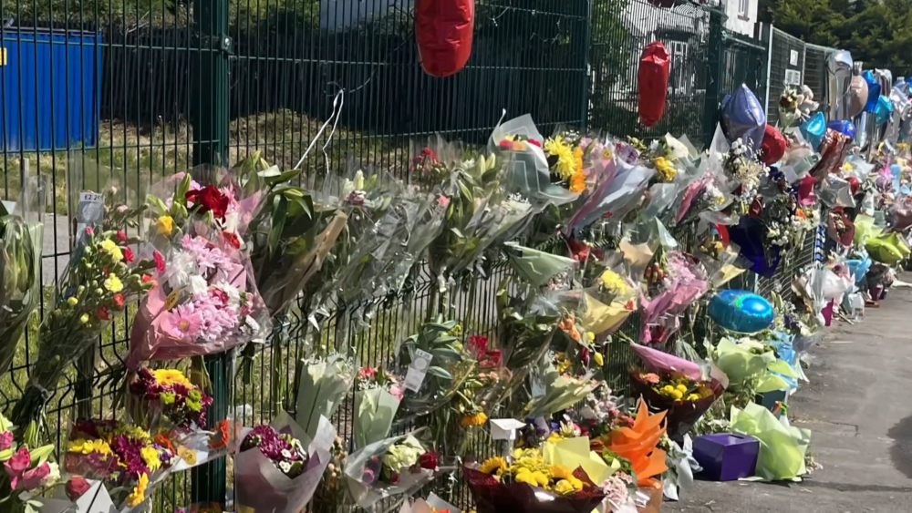 Hundreds attend vigil for teenagers killed in Ely crash – Channel 4 News